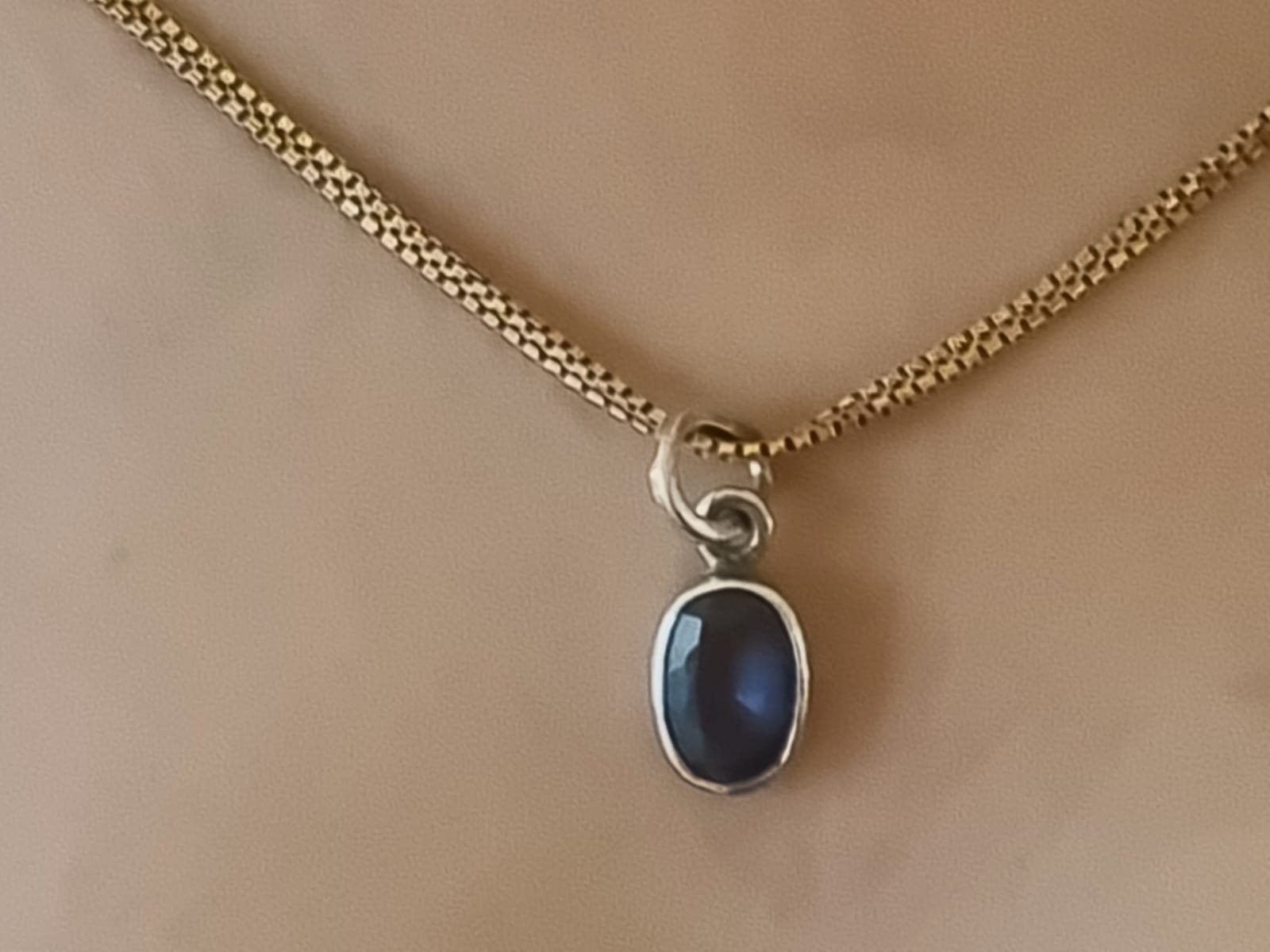 Blue Sapphire Locket | With Certificate – Vedic Crystals