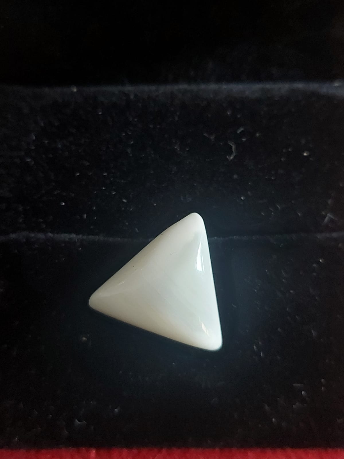 White Coral Stone | Safed Mooonga | Triangle | 8 Carat | With Lab Cert ...